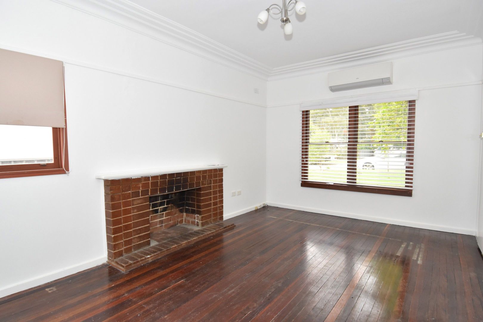 31 Moona Road, Kirrawee NSW 2232 - House For Rent | Domain