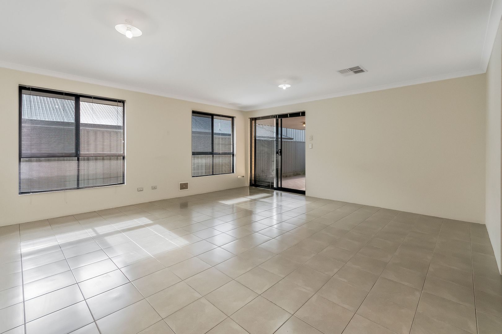 476 Wright Road, Piara Waters WA 6112 - House For Rent | Domain