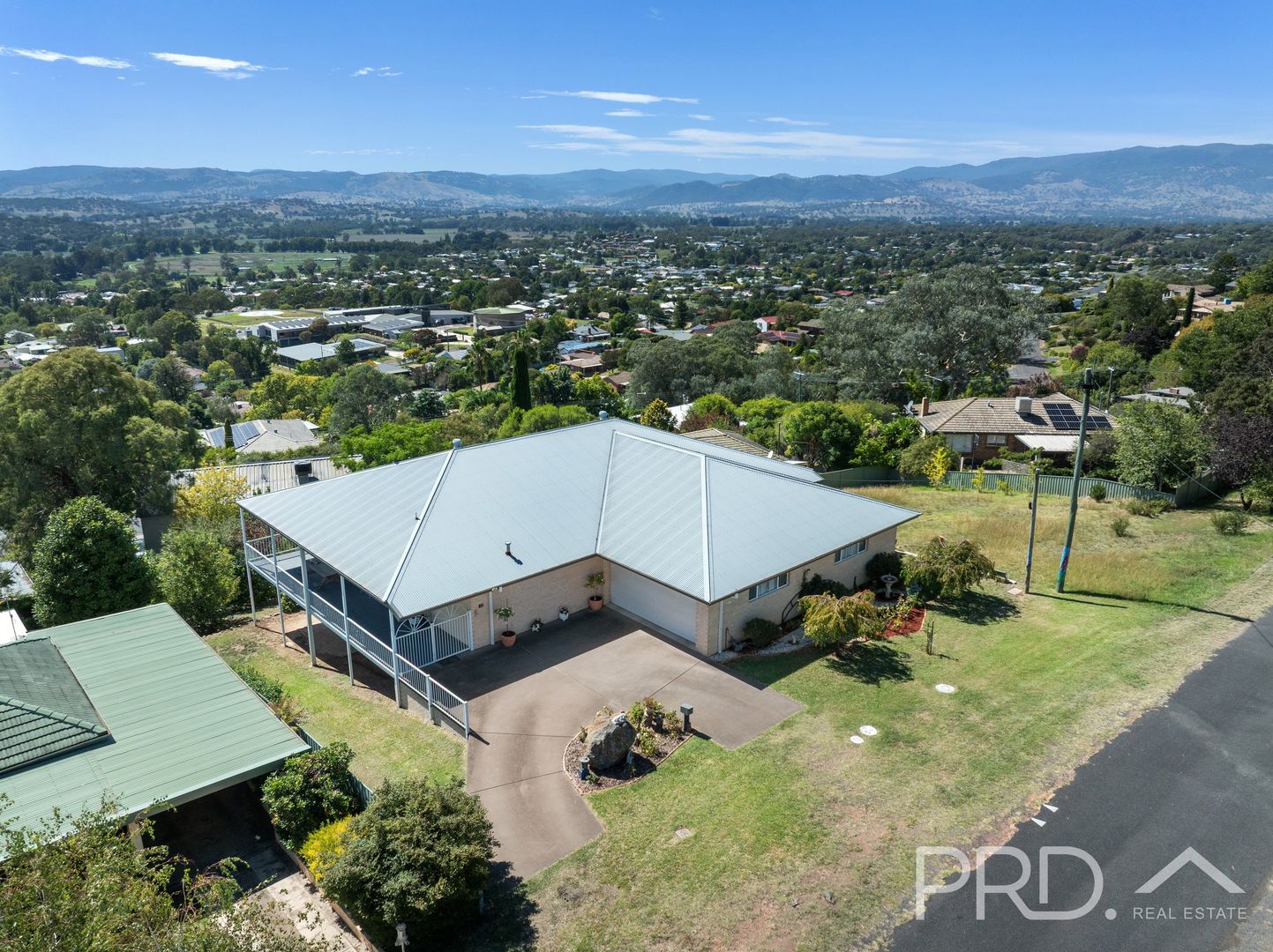 12 Godfrey Street, Tumut NSW 2720 - House For Rent | Domain