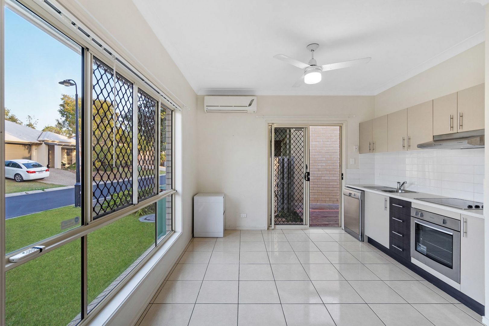 2/6 Lanagan Cct, North Lakes QLD 4509 - Duplex For Rent | Domain