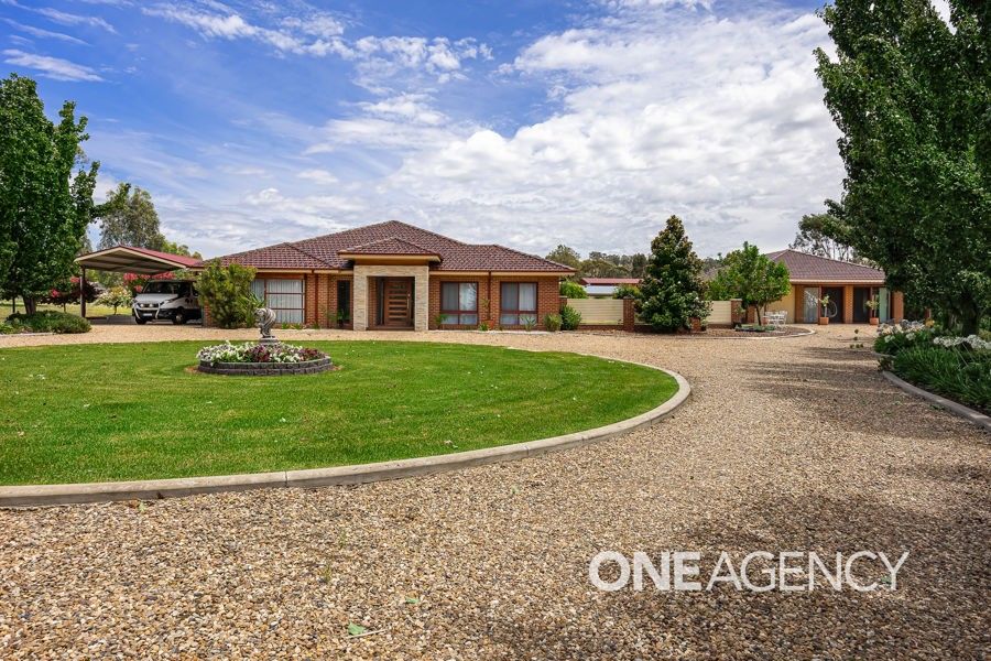 8 GLENOAK DRIVE, Springvale NSW 2650 - House for Sale | Domain