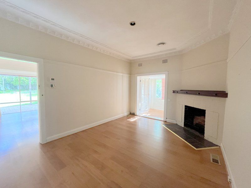 16 Liverpool Street, Cowra NSW 2794 - House For Rent - $430 | Domain