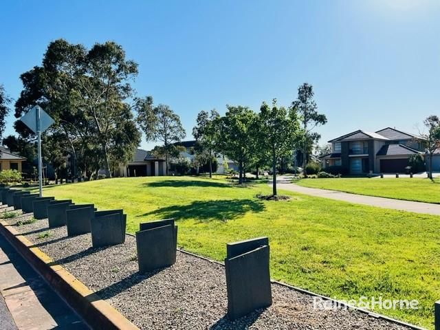 4 Cutter Lane, Sanctuary Lakes VIC 3030 - House For Rent | Domain