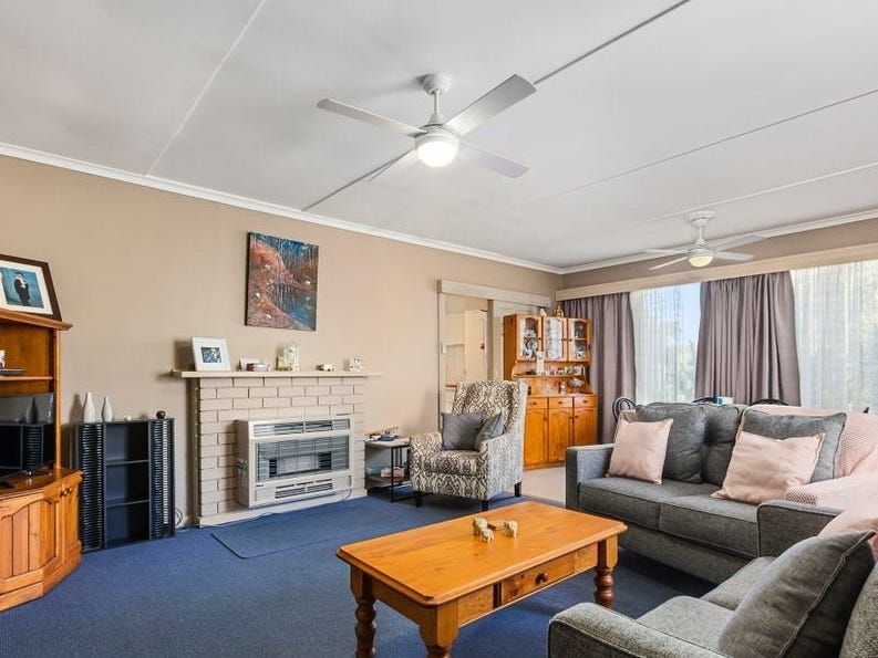 17 Rose Drive, Doveton VIC 3177 - House For Rent | Domain