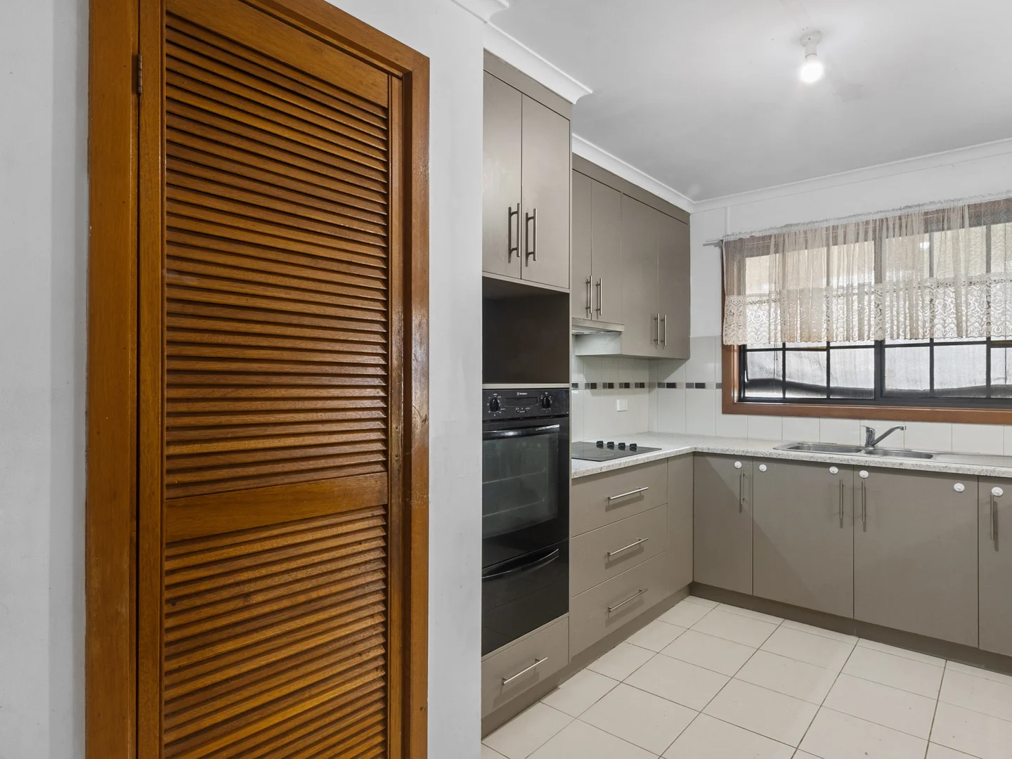 27 Walsh Street, Balaklava SA 5461 | Domain
