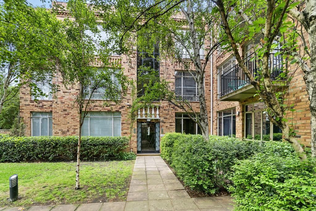 8/8 Louise Street, Melbourne | Property History & Address Research | Domain