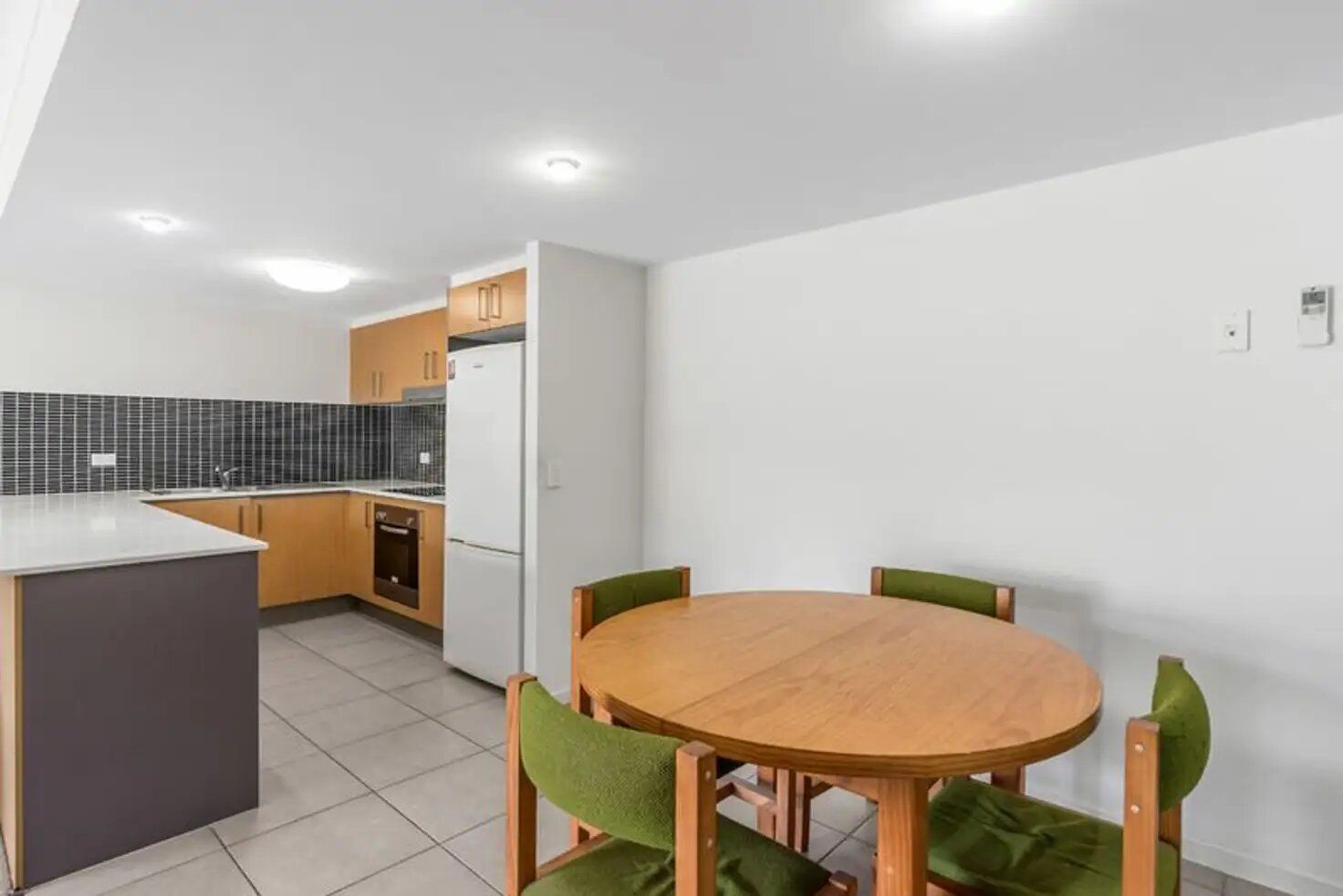 1/2 Fitzroy Street, (1/203 Shore St), Cleveland QLD 4163 - Apartment ...