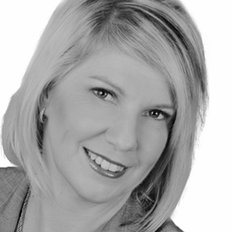 Julie Holloway | Walsh & Sullivan First National | Real Estate Agent in ...