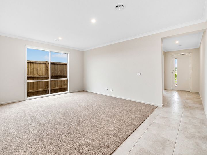 12 Midfield Way, Clyde VIC 3978 - House For Rent - $570 | Domain