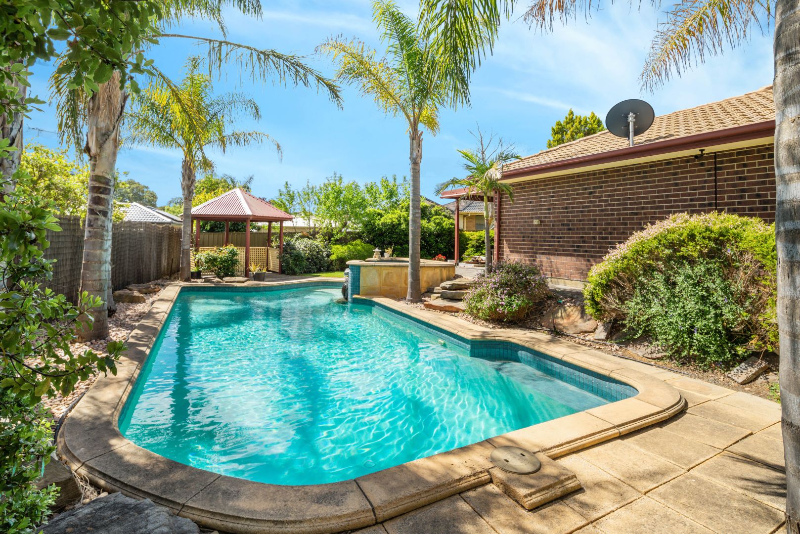 18 Oldborough Drive, Onkaparinga Hill | Property History & Address ...