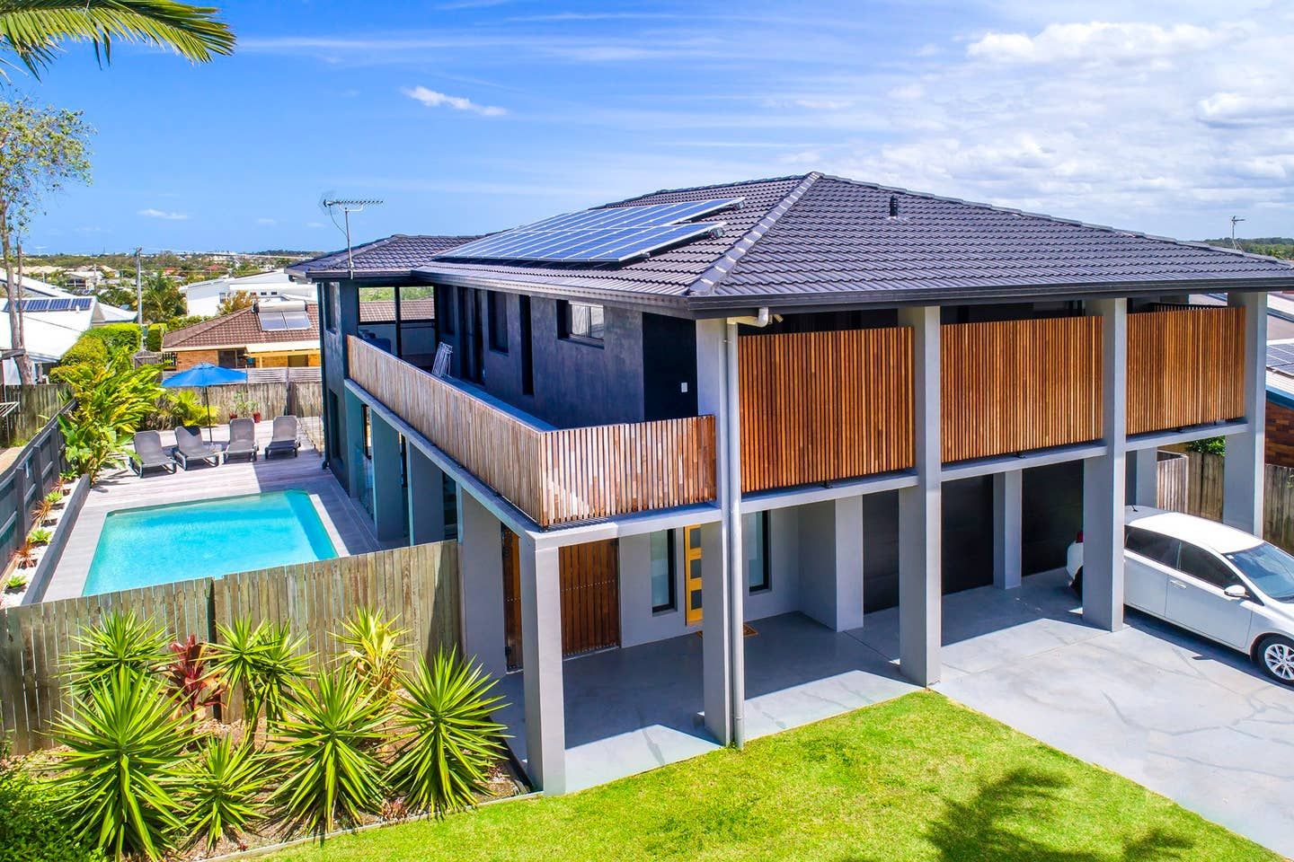 21 Lawrence Street, Mooloolaba | Property History & Address Research ...