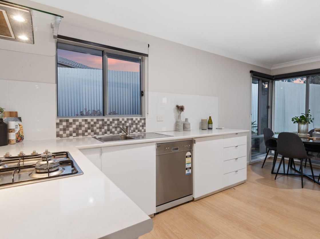 1 Desmond Road, Hackham SA 5163 - House For Rent - $550 | Domain