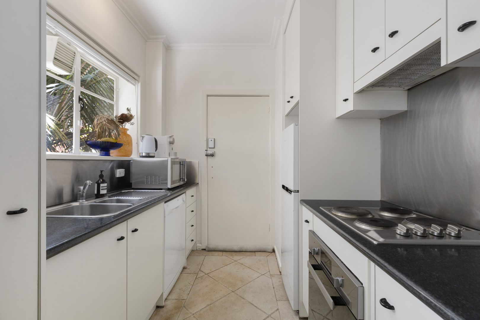 13/3 Tahara Road, Toorak VIC 3142 - Apartment For Rent | Domain