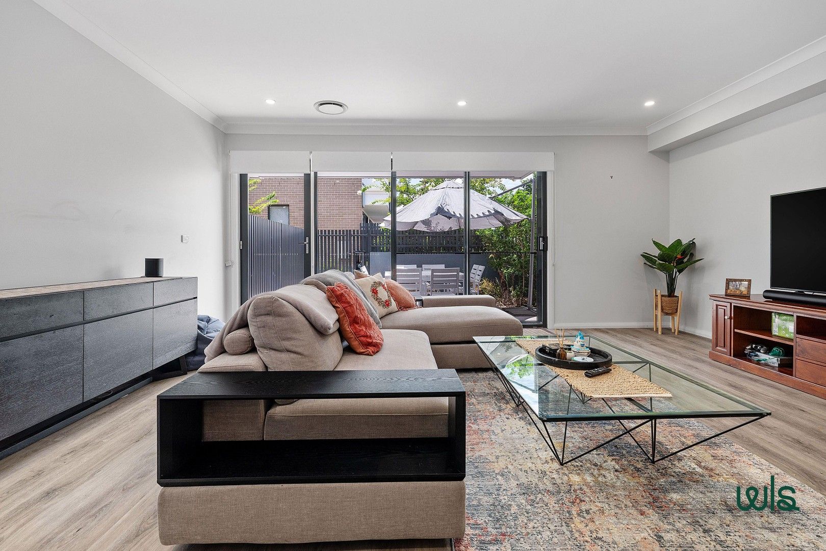 4 Alight Circuit, Cameron Park NSW 2285 - House For Rent | Domain
