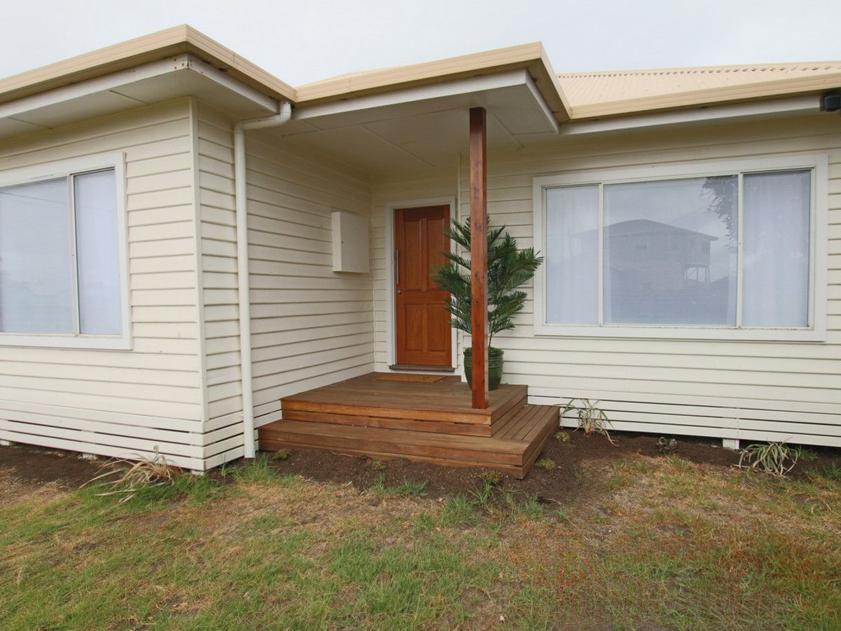 19 Hamilton Street, Peterborough VIC 3270 - House For Rent | Domain