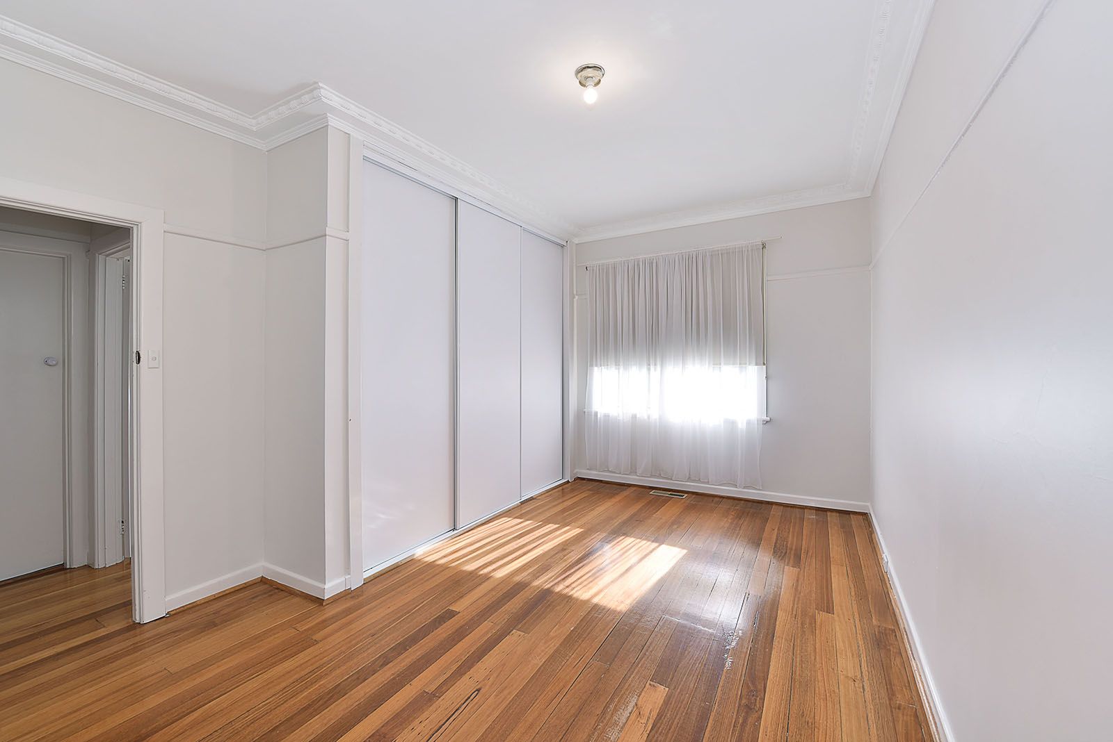 50 Shaw Street, Niddrie VIC 3042 - House For Rent - $585 | Domain