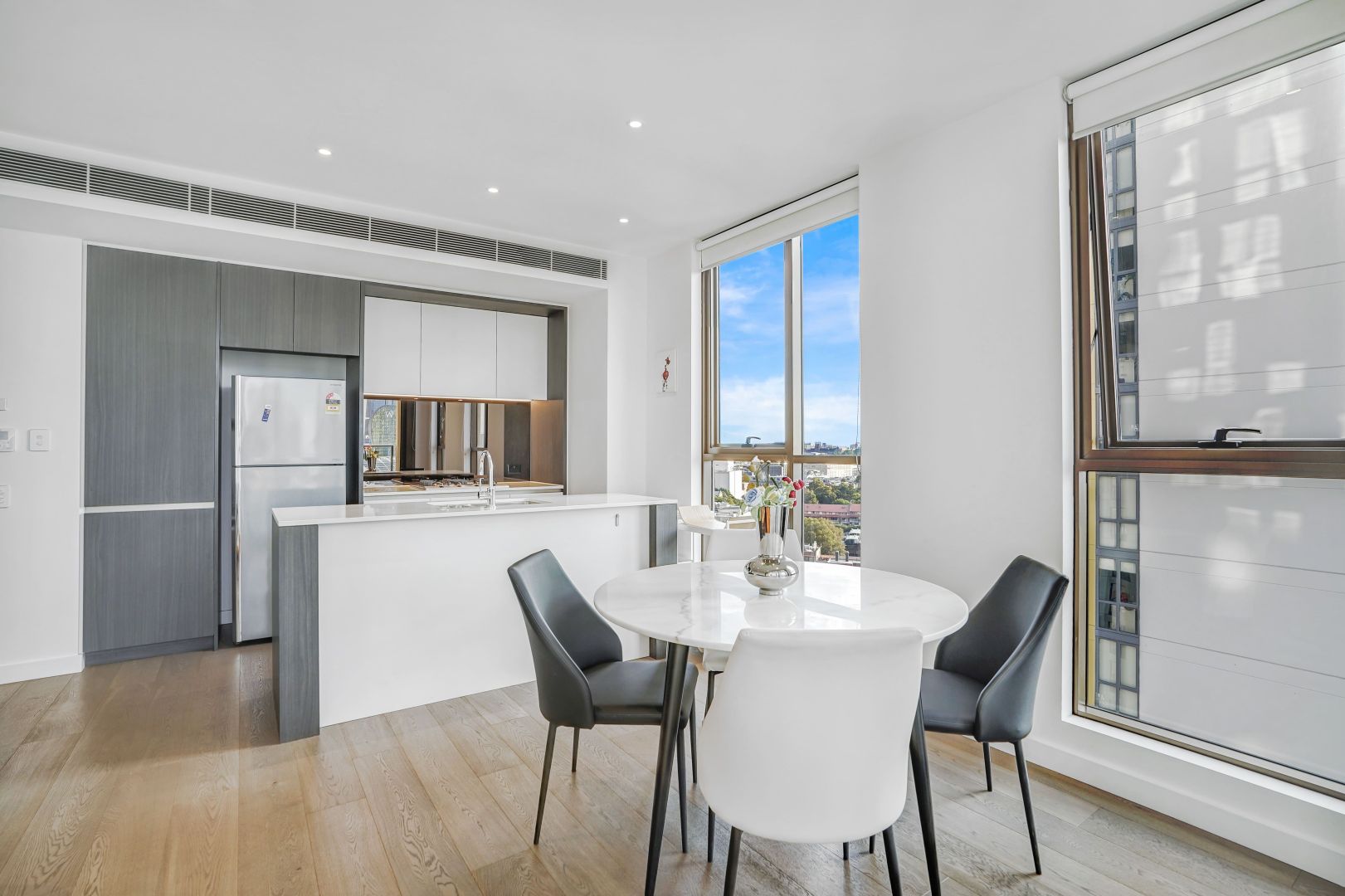 Level 18, 1808/82 Hay Street, Haymarket NSW 2000 - Apartment For Rent ...
