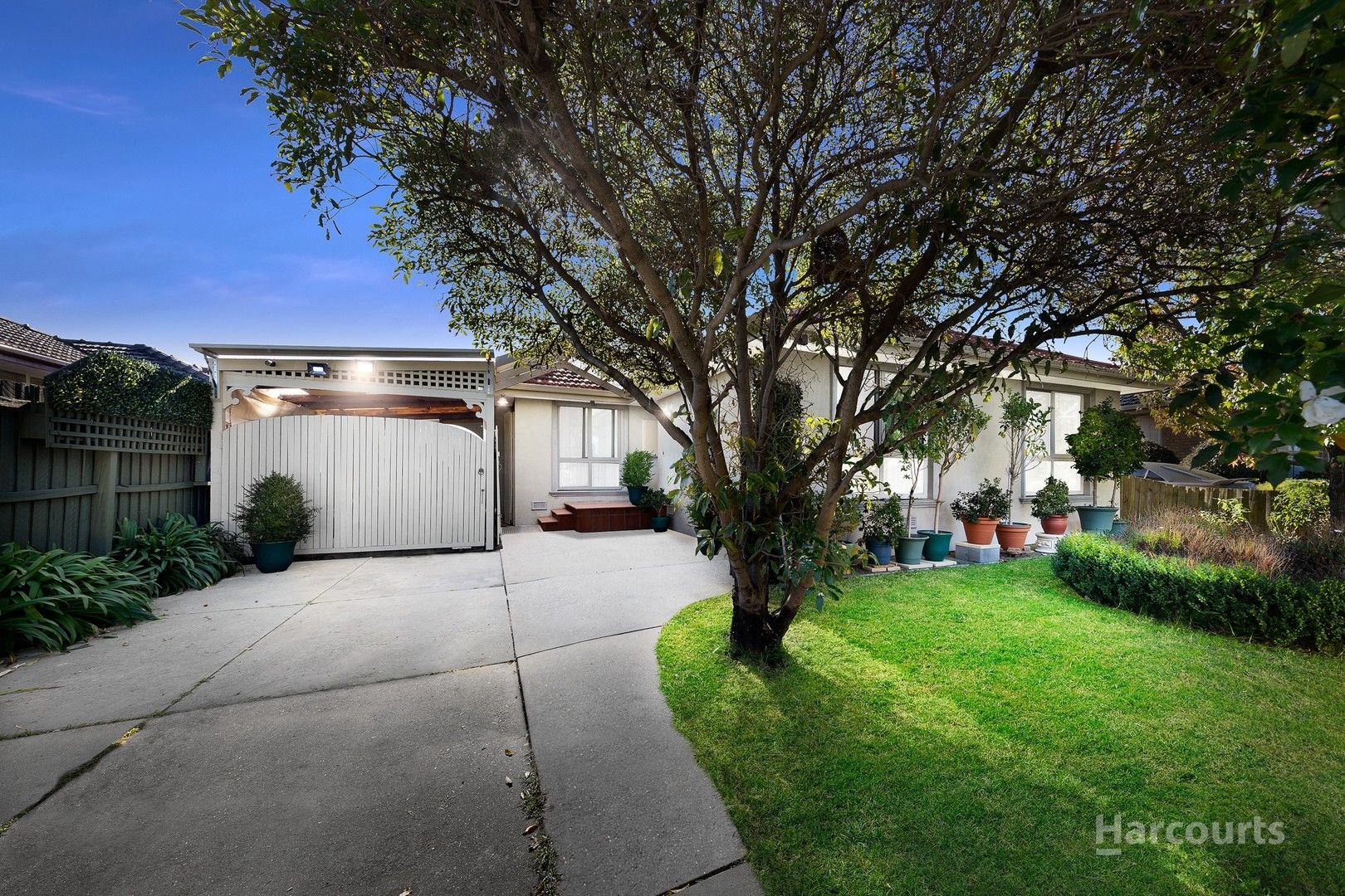 8 President Road, Albanvale VIC 3021 | Domain