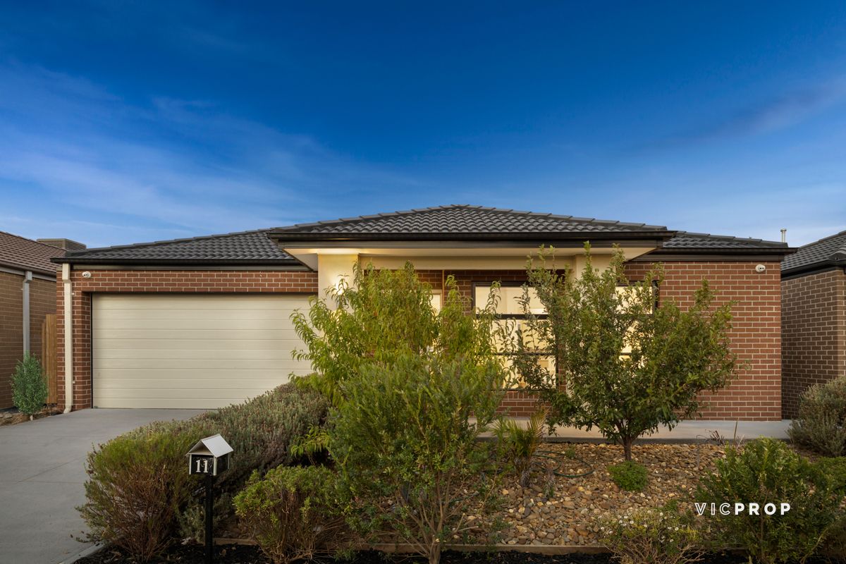 11 Fulton Street, Point Cook VIC 3030 - House For Rent | Domain