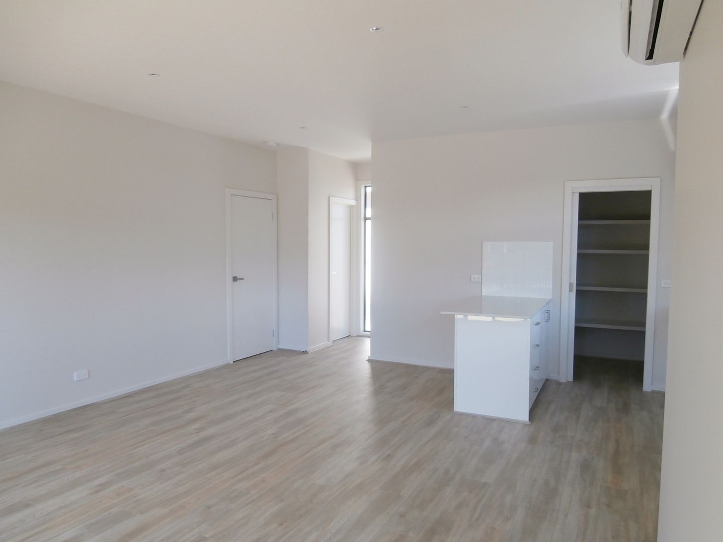1/1-11 Troward Harvey Way, Craigieburn VIC 3064 - Townhouse For Rent ...