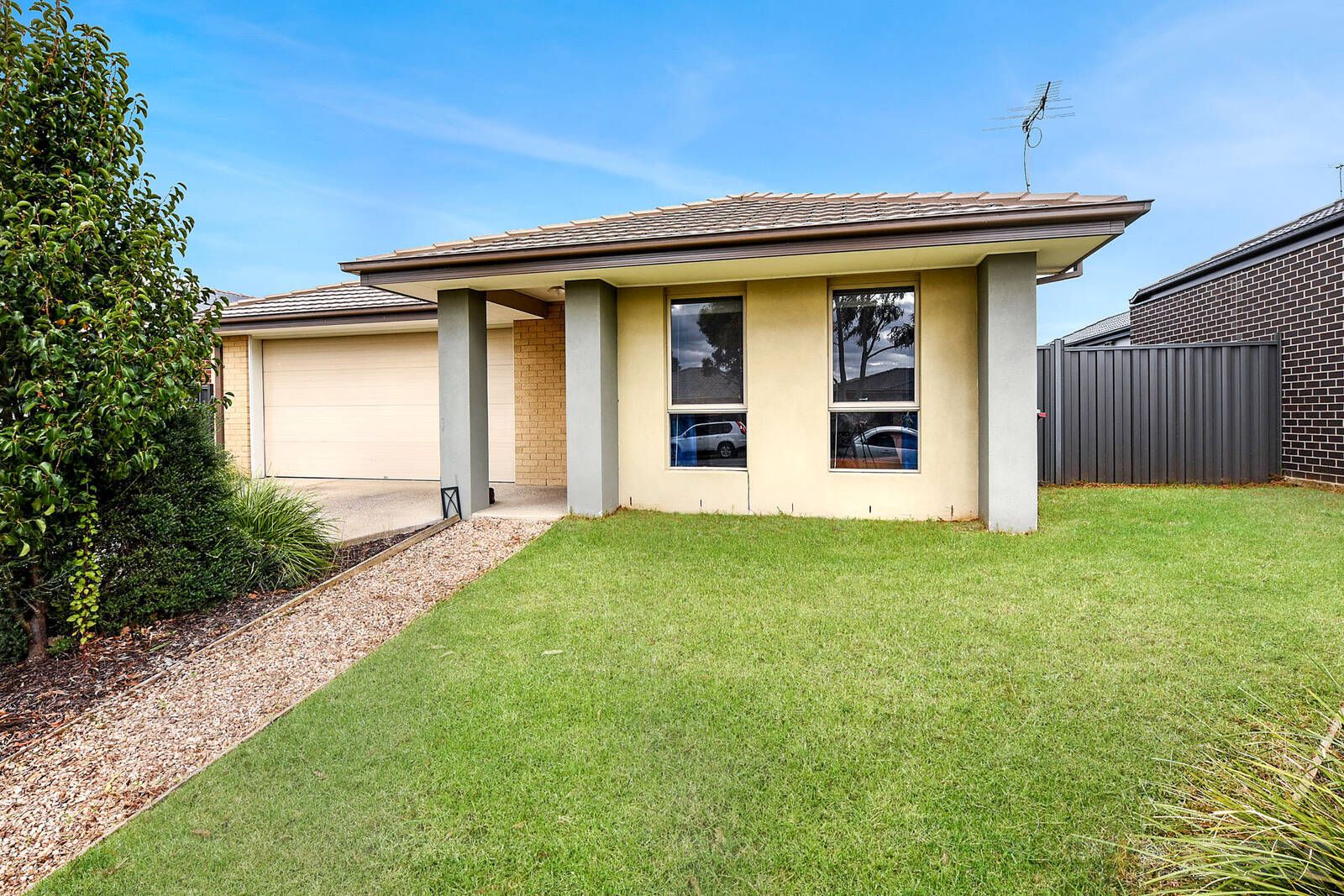 127 Elmslie Drive, Cranbourne East VIC 3977 | Domain
