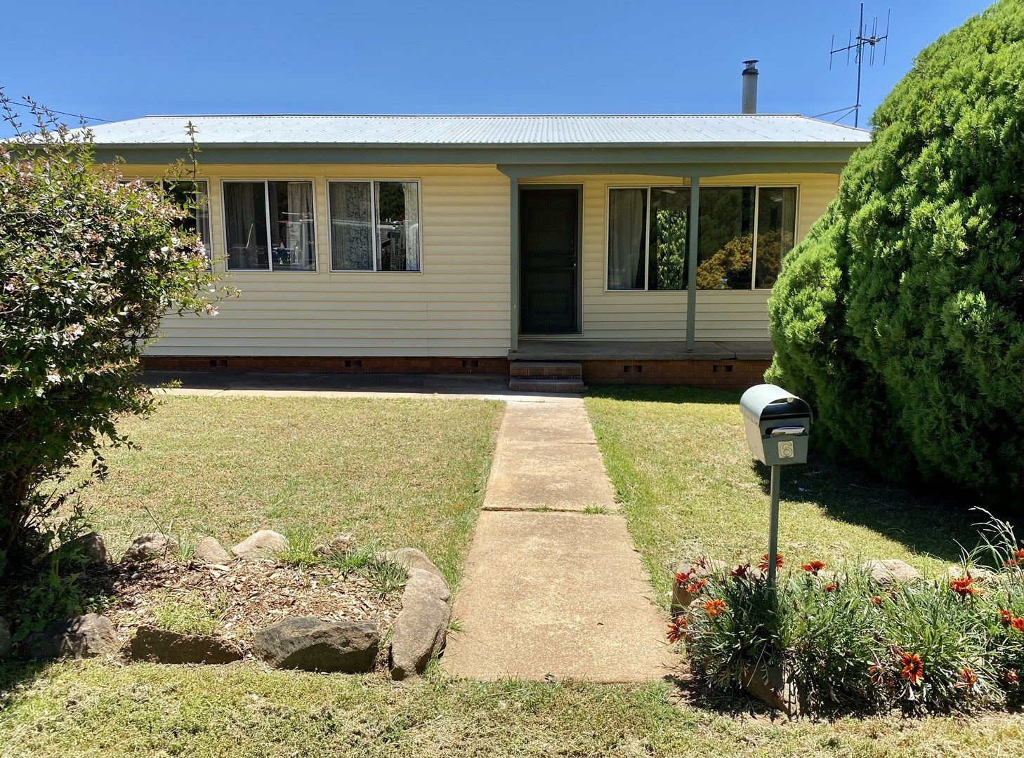 6 Belmore Street, Gulgong NSW 2852 - House For Rent | Domain