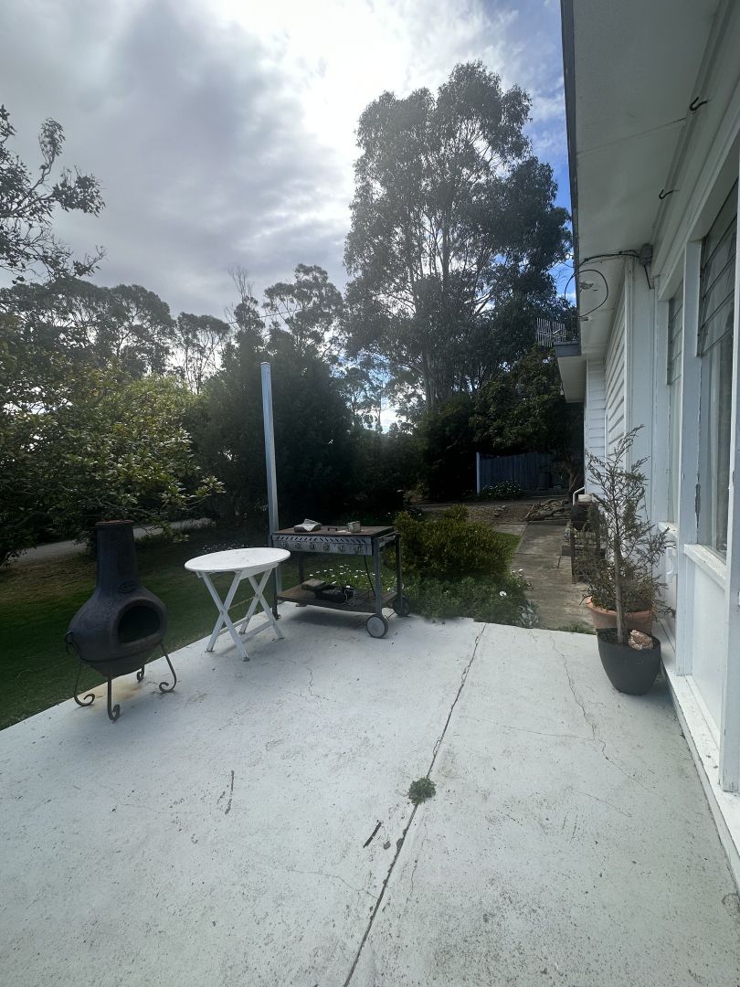 8 Bluff Road, Spring Beach TAS 7190 - House For Rent - $350 | Domain