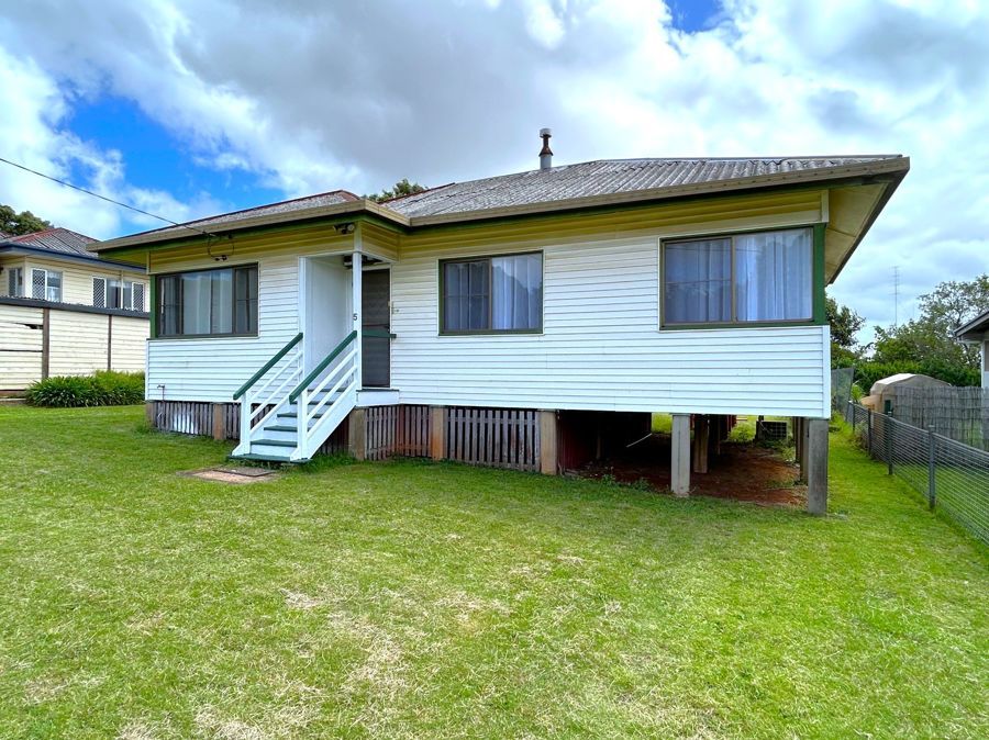 5 Dunkley Street, South Toowoomba QLD 4350 - House For Rent | Domain