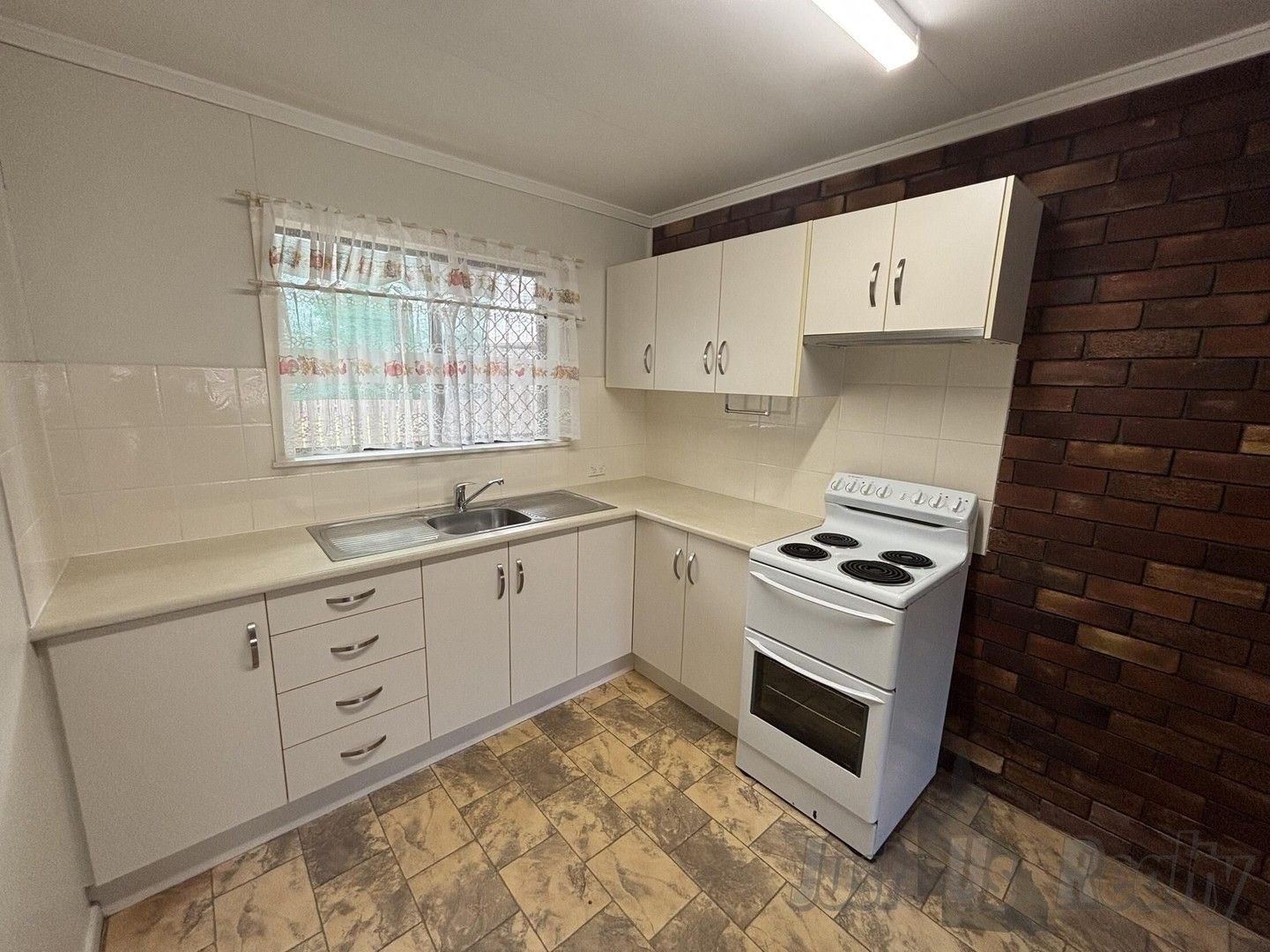 4/11 Coomber Street, Svensson Heights QLD 4670 - Apartment For Rent ...