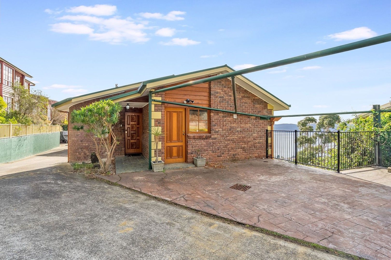 1/33 Nicholas Drive, Sandy Bay TAS 7005 | Domain