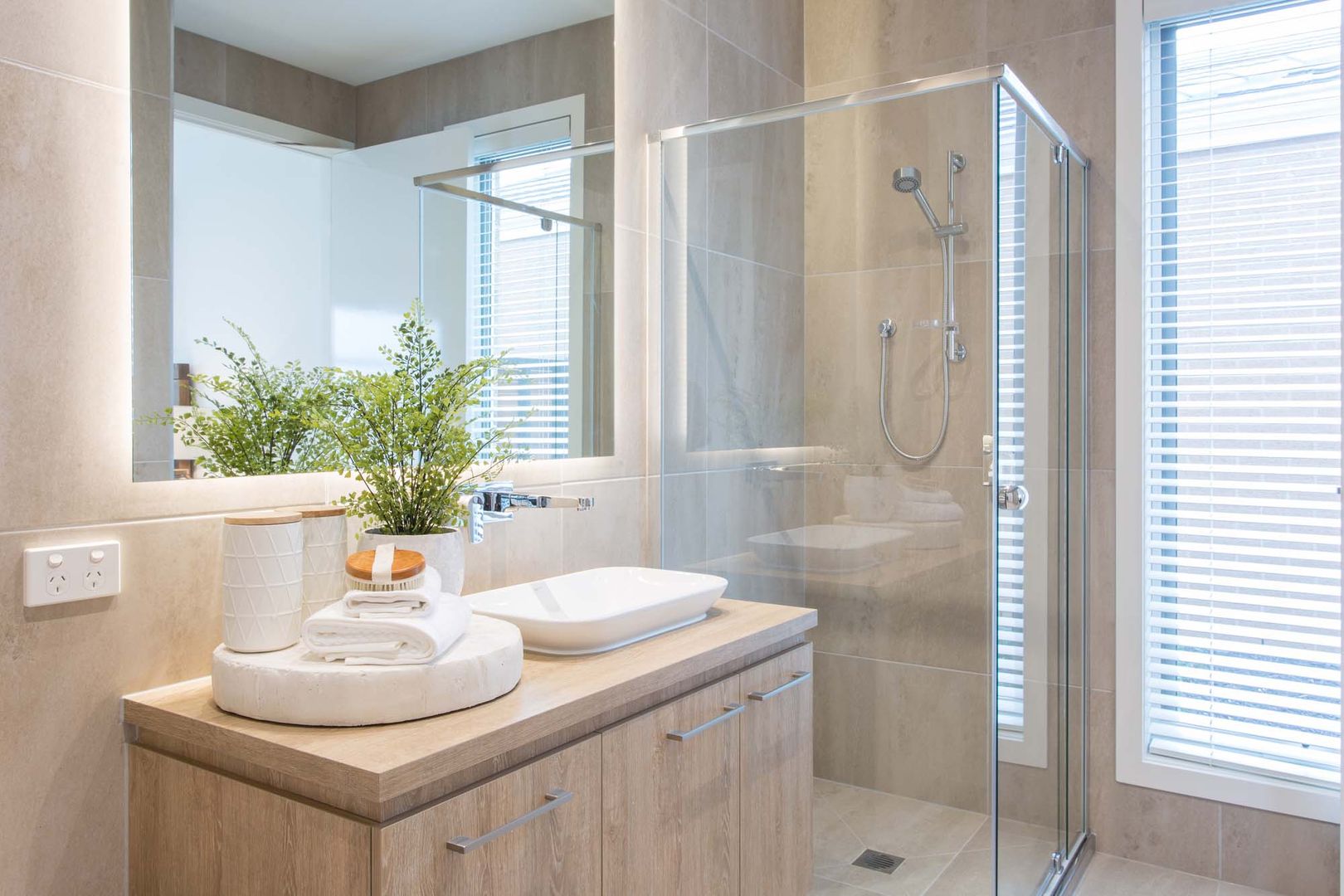 Clyde VIC 3978 - 4 beds new home design for Sale, Build the Hoth 28 ...