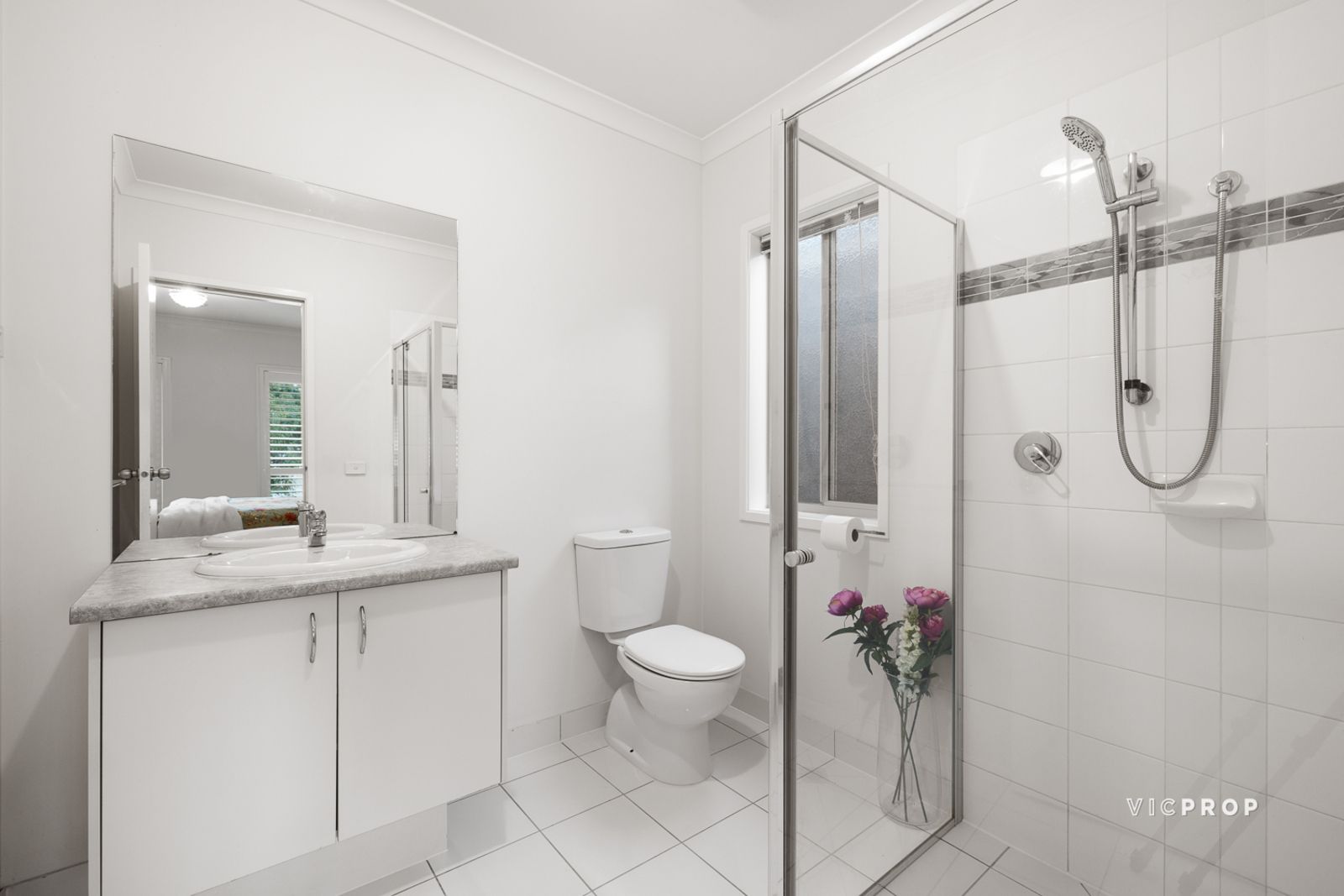 8 Fenner Green, Point Cook VIC 3030 | Domain