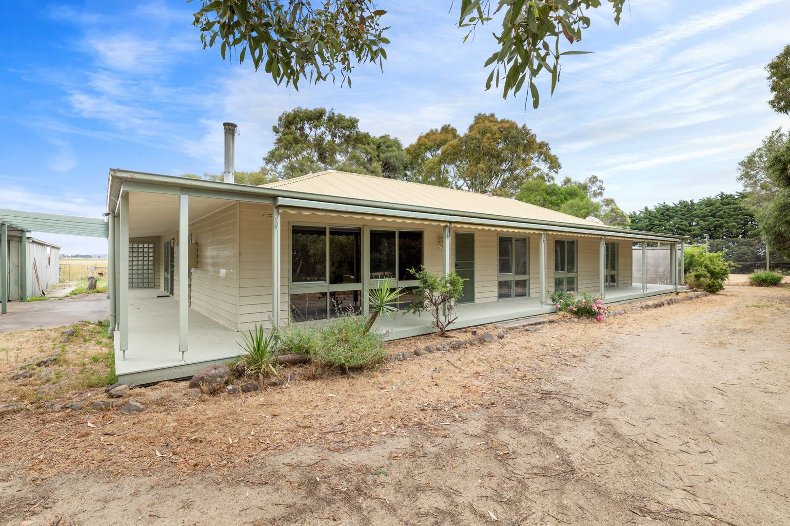 2224 Melbourne Lancefield Road, Monegeetta VIC 3433 - House For Rent ...