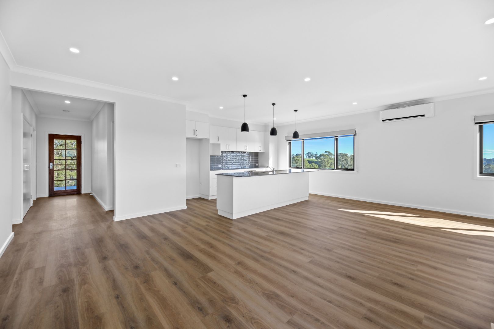 52 Hunters Road, Warragul South VIC 3821 - House For Rent | Domain