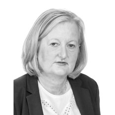 Angela Hocking | @realty | Real Estate Agent in Australia, Surfers ...