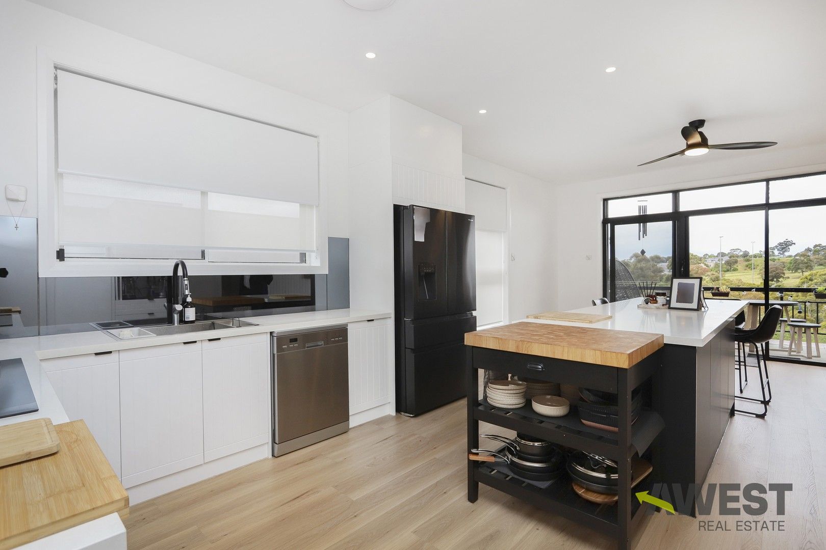 Sold 6 Moorna Drive, Airport West VIC 3042 on 23 Feb 2023 - 2018229589 ...