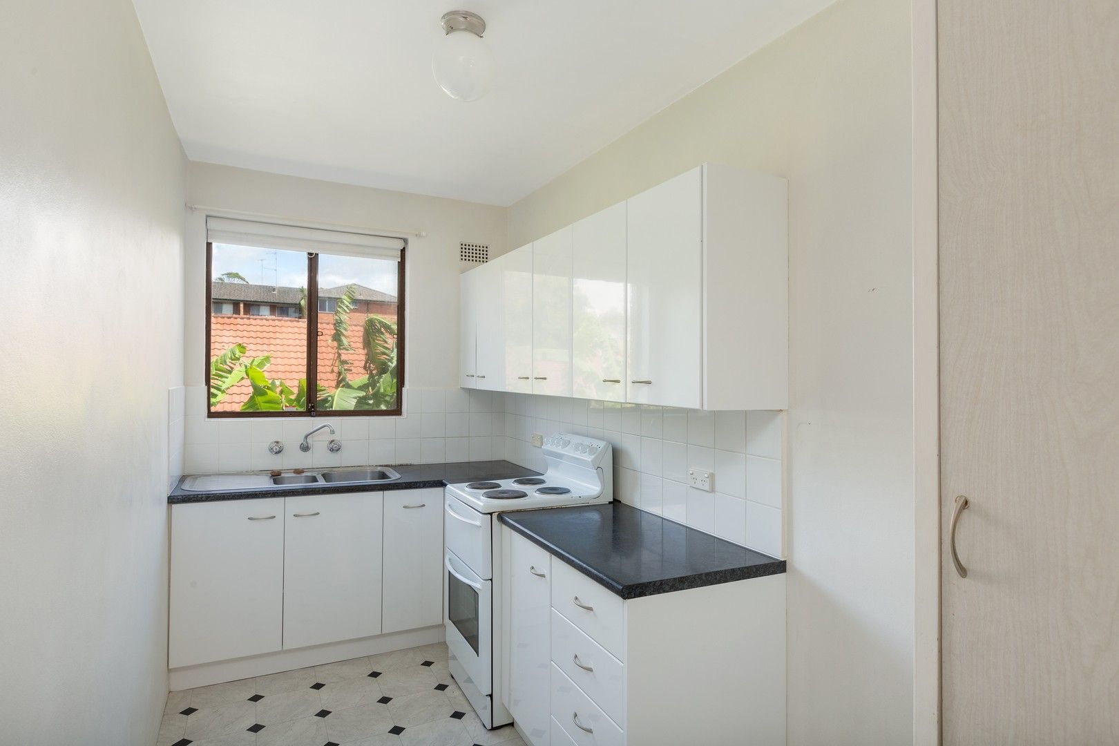 4/92 Wyadra Avenue, Freshwater NSW 2096 - Apartment For Rent | Domain