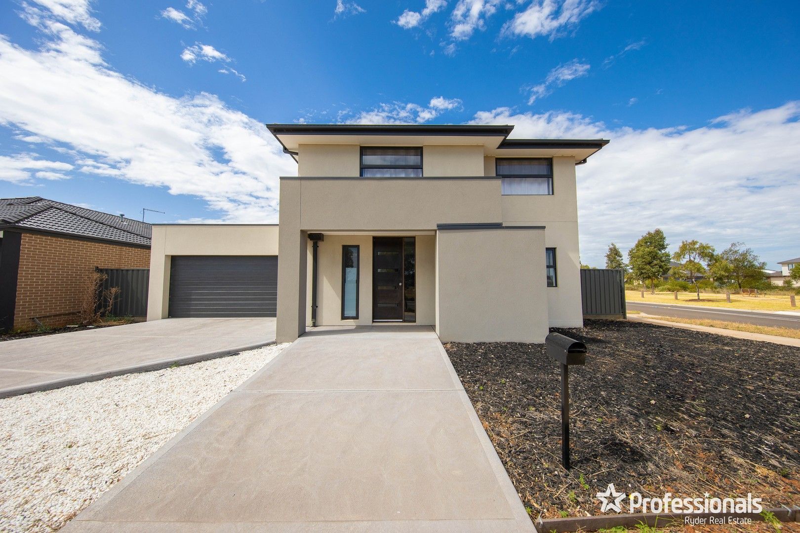 31 Sandygate Cct, Strathtulloh VIC 3338 - House For Rent | Domain