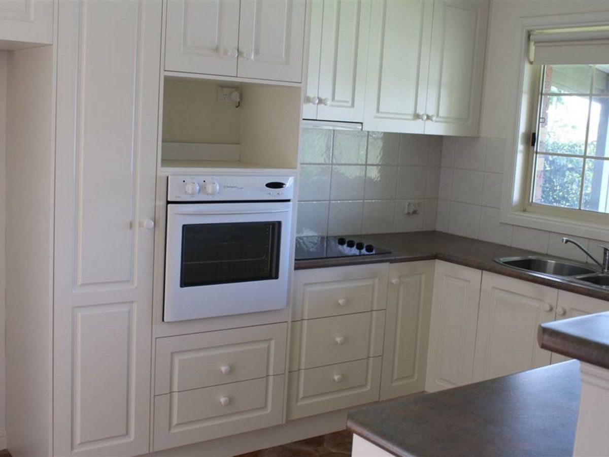 281 Gray Street, Hamilton VIC 3300 - House For Rent | Domain
