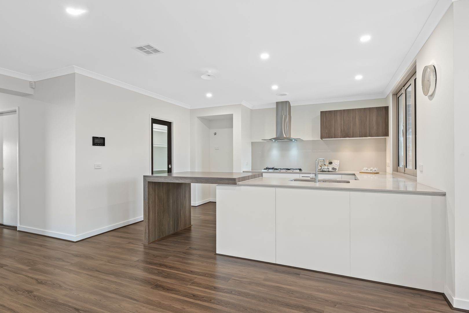 59 Springleaf Avenue, Clyde North VIC 3978 - House For Rent - $725 | Domain