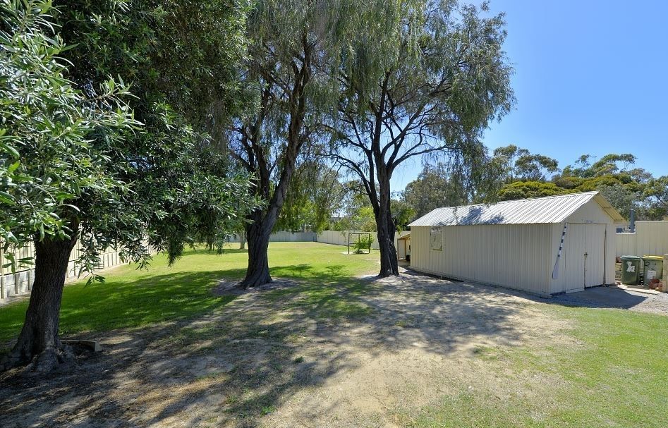 21 Nairn Rd, Coodanup WA 6210 - House For Rent | Domain