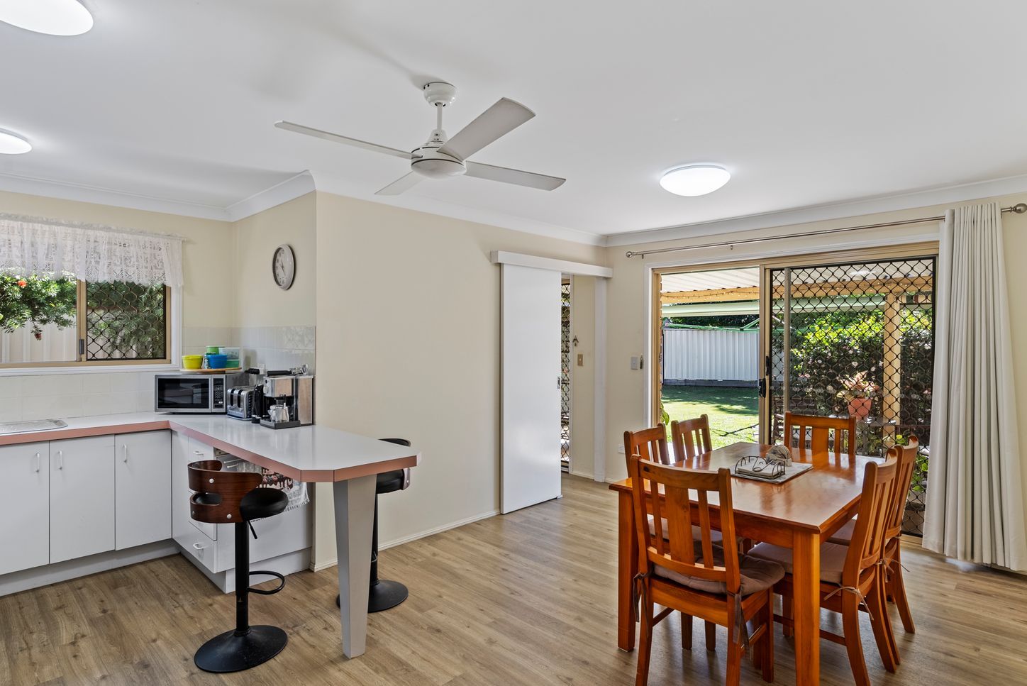 207 Railway Parade, Thorneside QLD 4158 - House For Rent - $690 | Domain