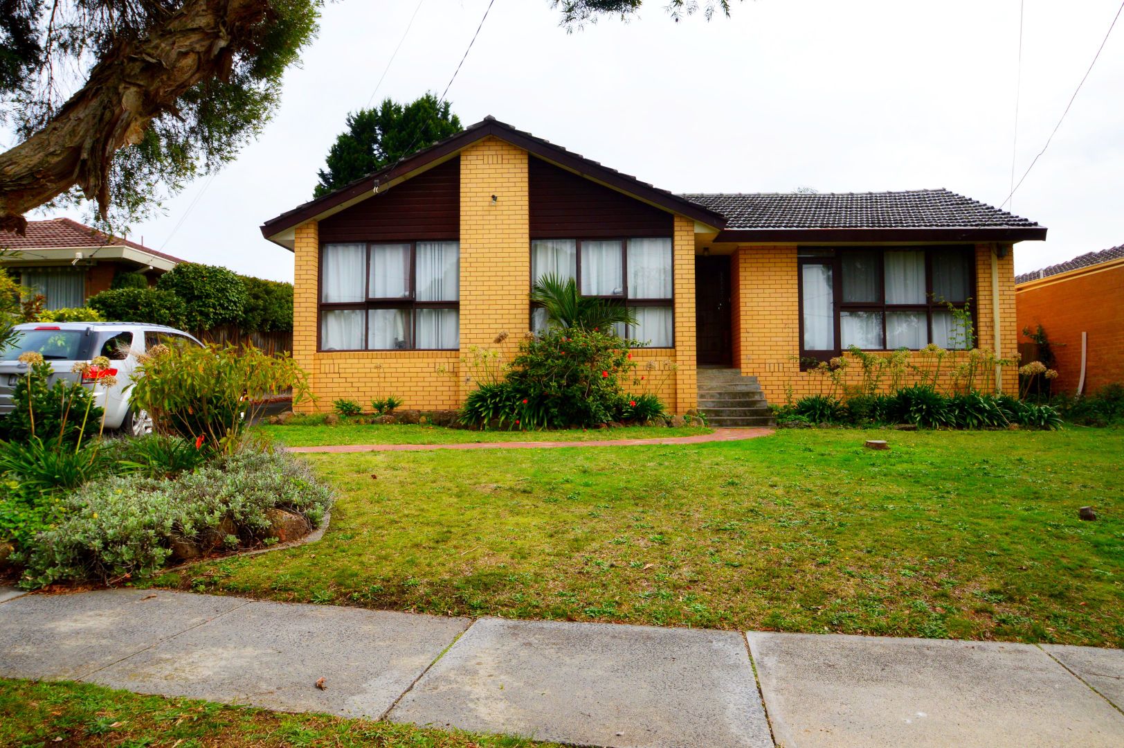 3 Crestmont Drive, Glen Waverley | Property History & Address Research ...