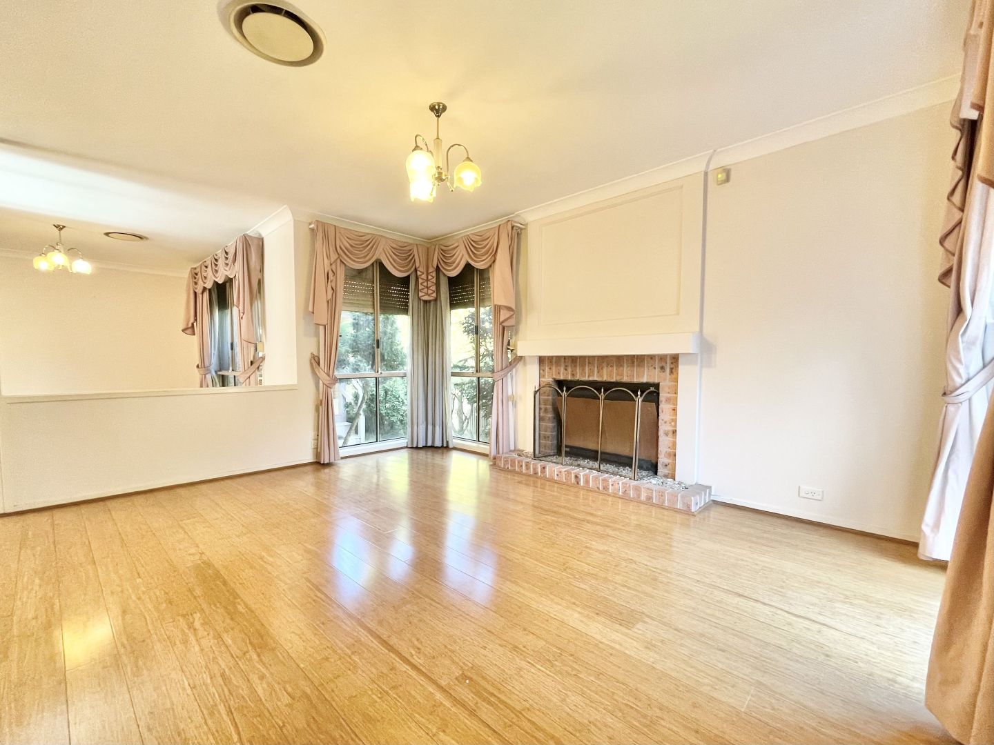 7 Broom Place, St Andrews NSW 2566 - House For Rent - $670 | Domain