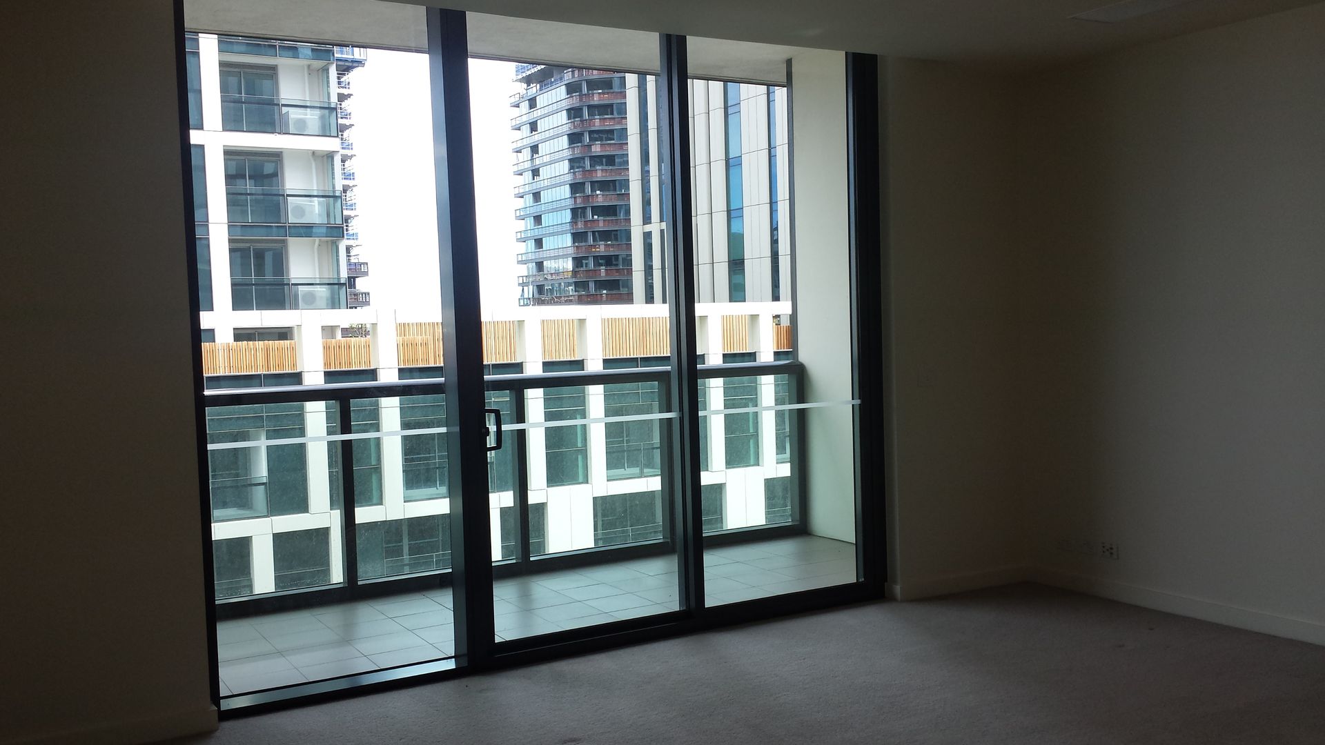 10F/8 Waterside Place, Docklands VIC 3008 - Apartment For Rent - $490 ...
