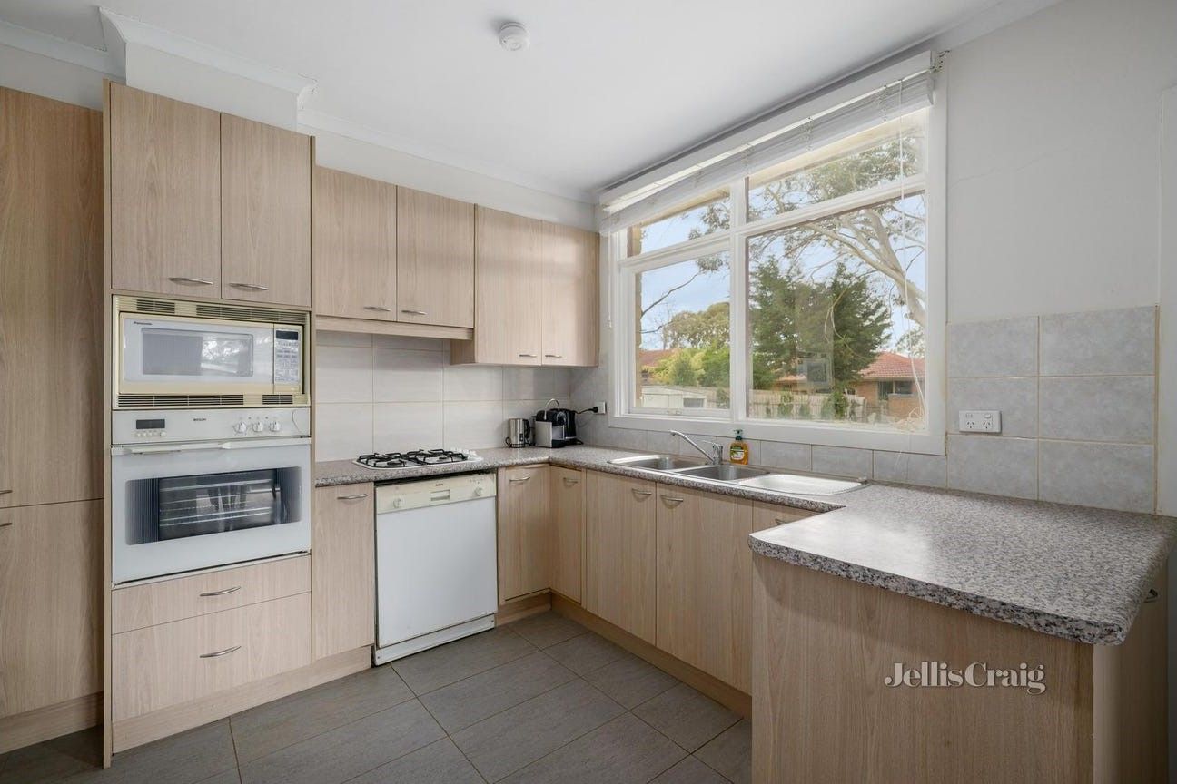 3 Pinewood Drive, Mount Waverley VIC 3149 - House For Rent - $640 | Domain