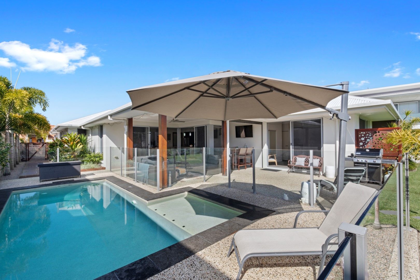 8 Webb Ellis Court, Pelican Waters | Property History & Address ...