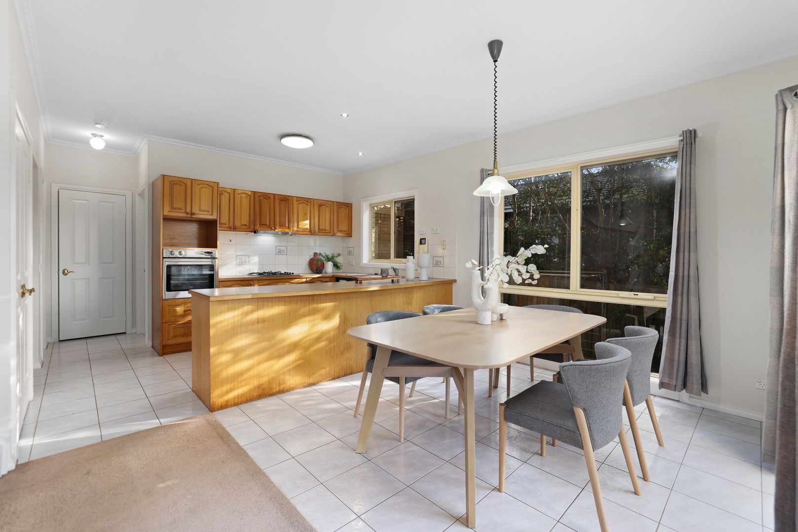 1/31 Ingleside Crescent, Glen Waverley VIC 3150 - Townhouse For Rent ...