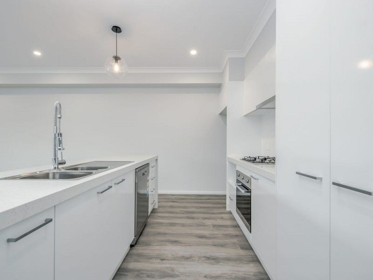 8 Alight Circuit, Cameron Park NSW 2285 - Townhouse For Rent | Domain