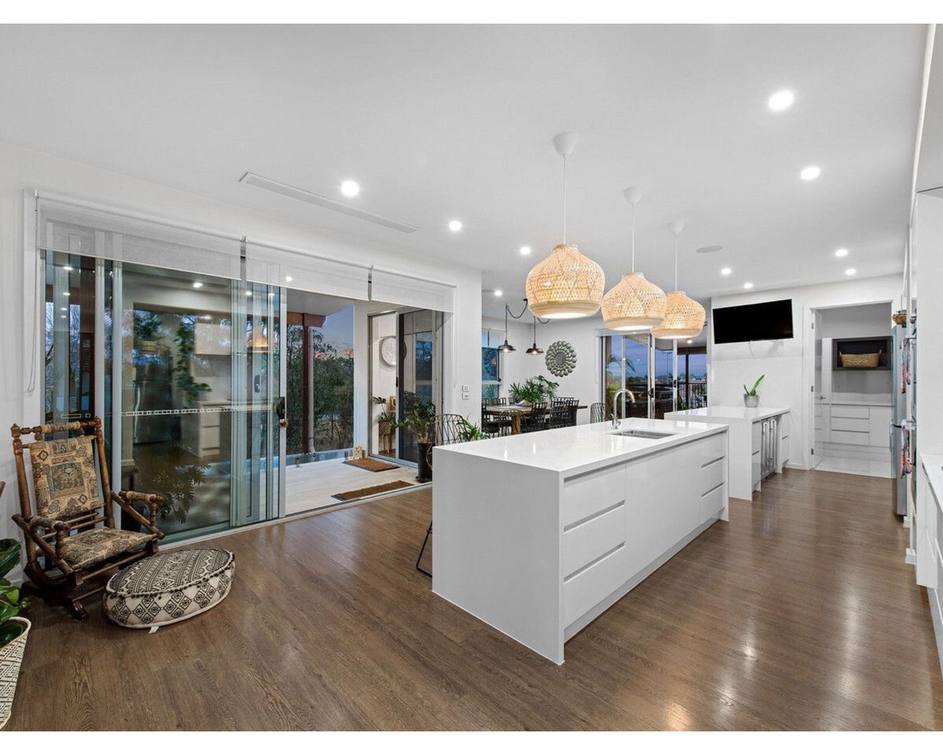 5 Ironbark Street, Carindale QLD 4152 - House For Rent | Domain